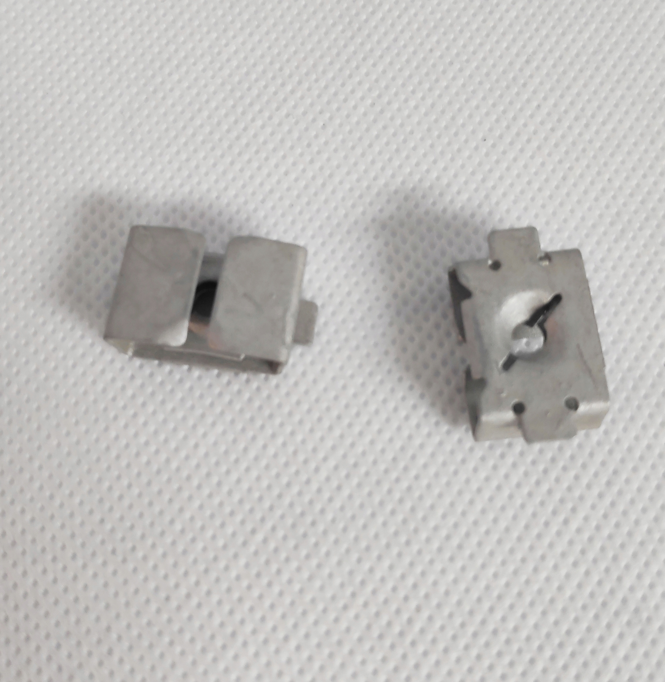 BLASZKA SPINKA OSŁONY SILNIKA AUDI A4 A5 A6 A7 Q5 Części ASO 4N0825429